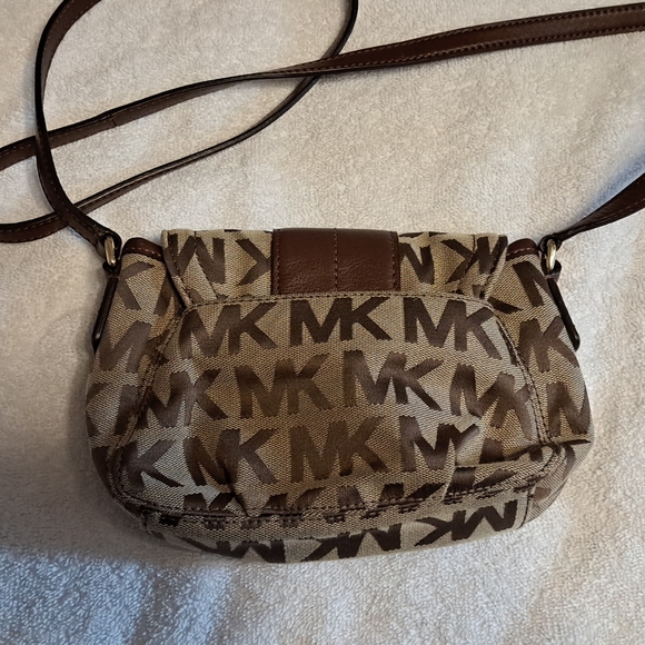 Michael Kors | Bags | Michael Kors Small Purse | Poshmark